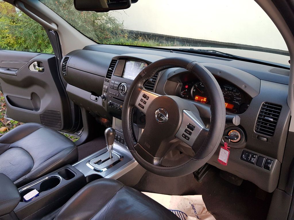 Nissan Navara 2010/0 - Global Int Ltd