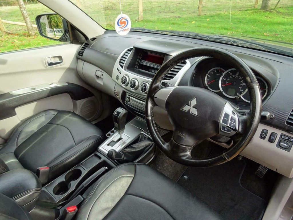 Mitsubishi L200 2012/0 - Global Int Ltd