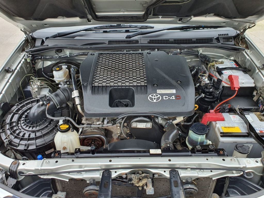 Toyota Hilux 2014/0 - Global Int Ltd