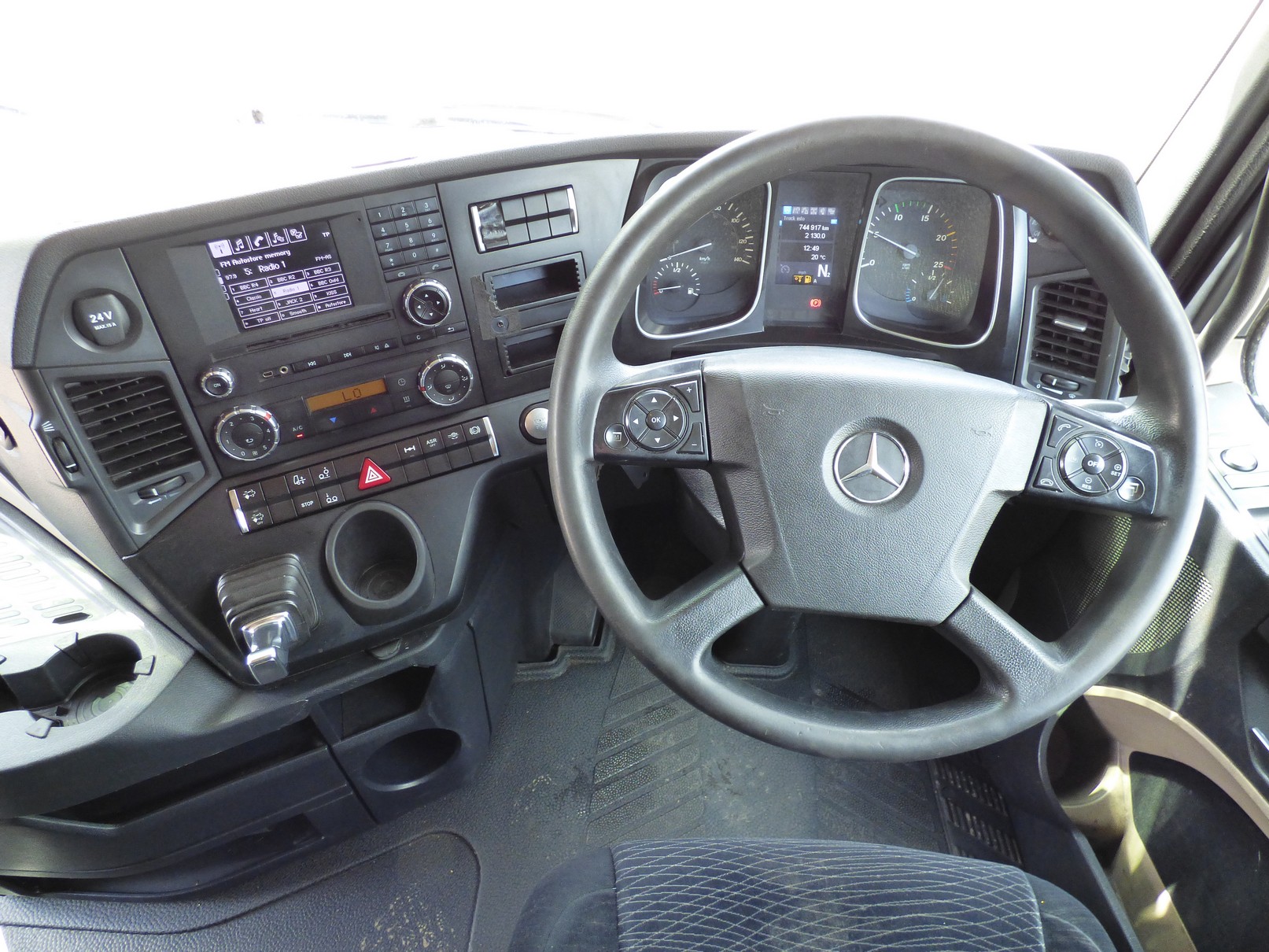 Mercedes Benz Actros 2014/0 - Global Int Ltd