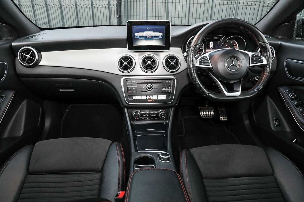 Mercedes Benz Cla Class 2018/0 - Global Int Ltd