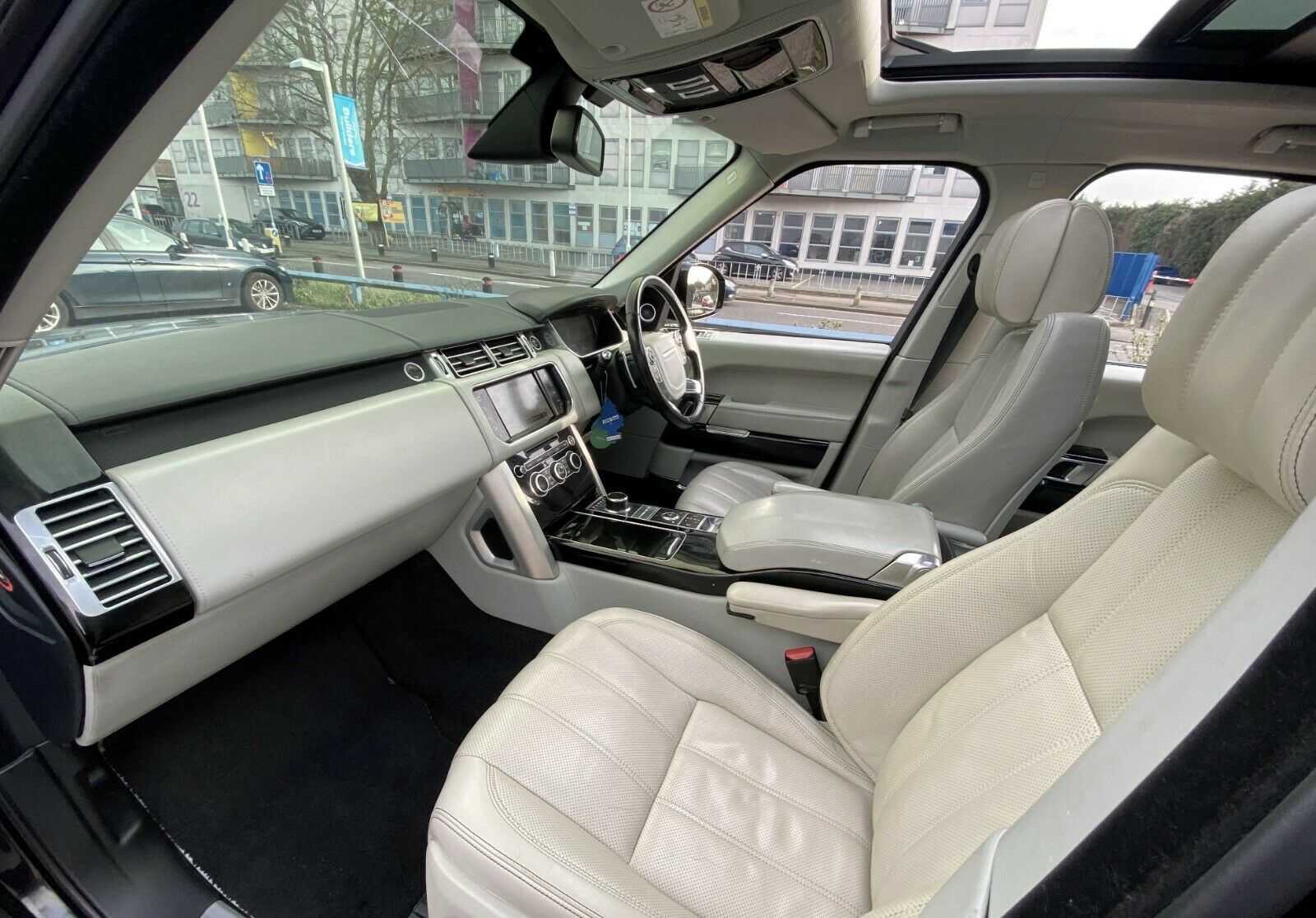 Land Rover Range Rover Vogue 2015/0 - Global Int Ltd