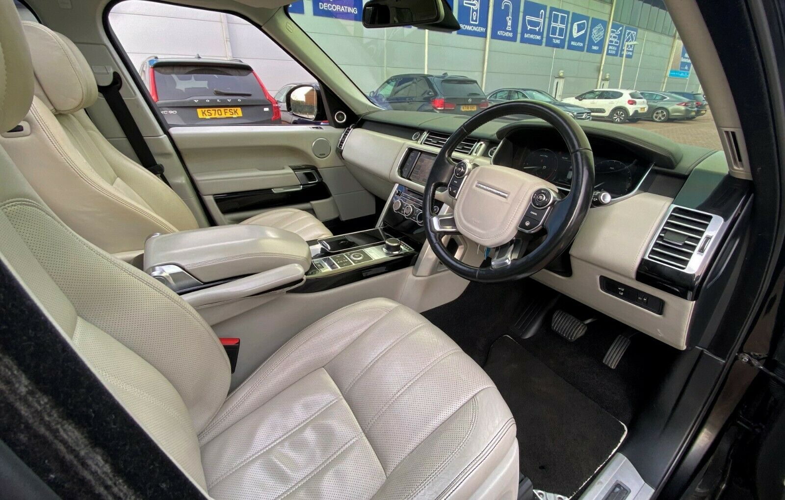 Land Rover Range Rover Vogue 2015/0 - Global Int Ltd