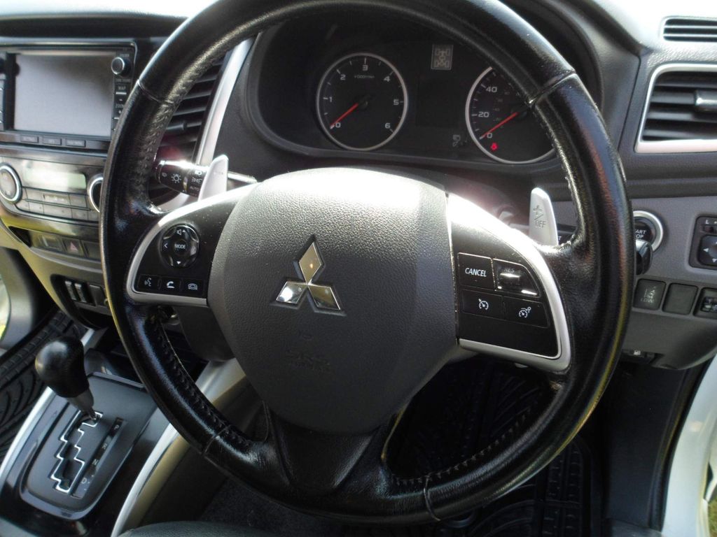Mitsubishi L200 2016/0 - Global Int Ltd
