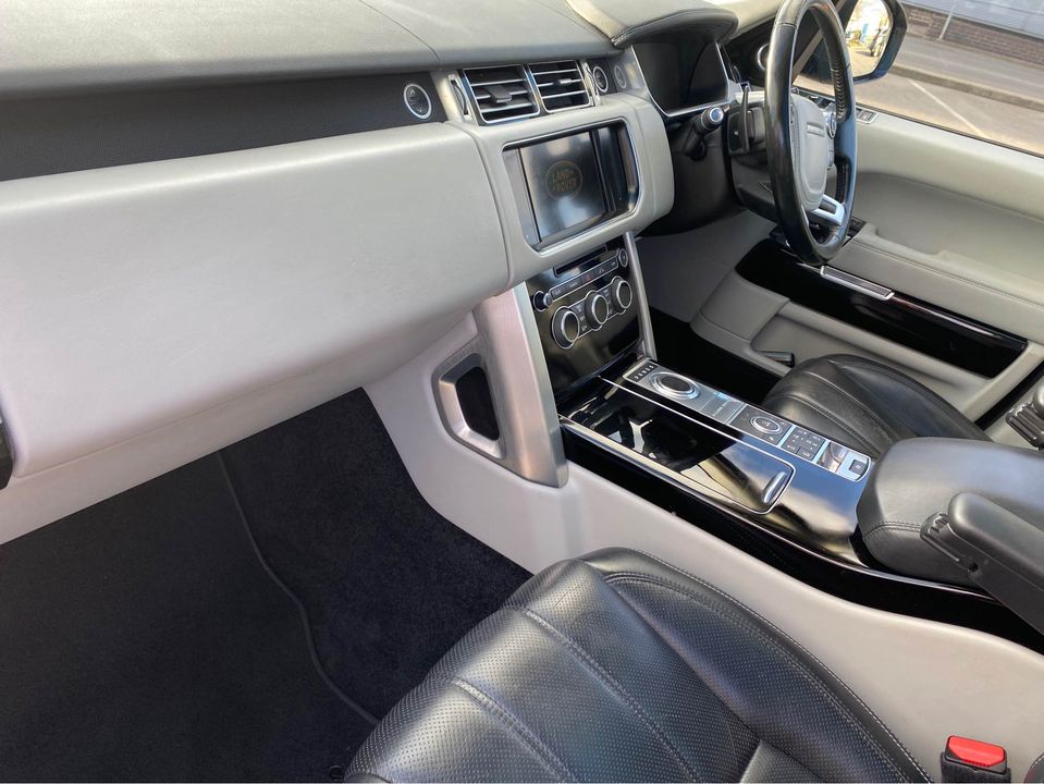Land Rover Range Rover Vogue 2016/0 - Global Int Ltd