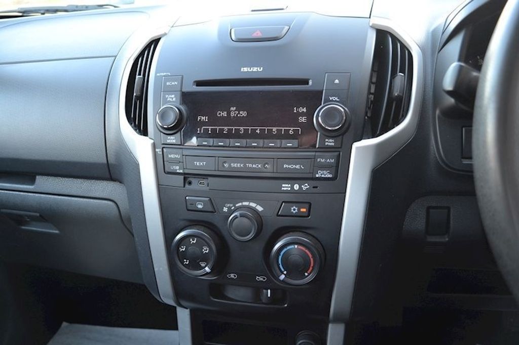 Isuzu D-max 2013/0 - Global Int Ltd