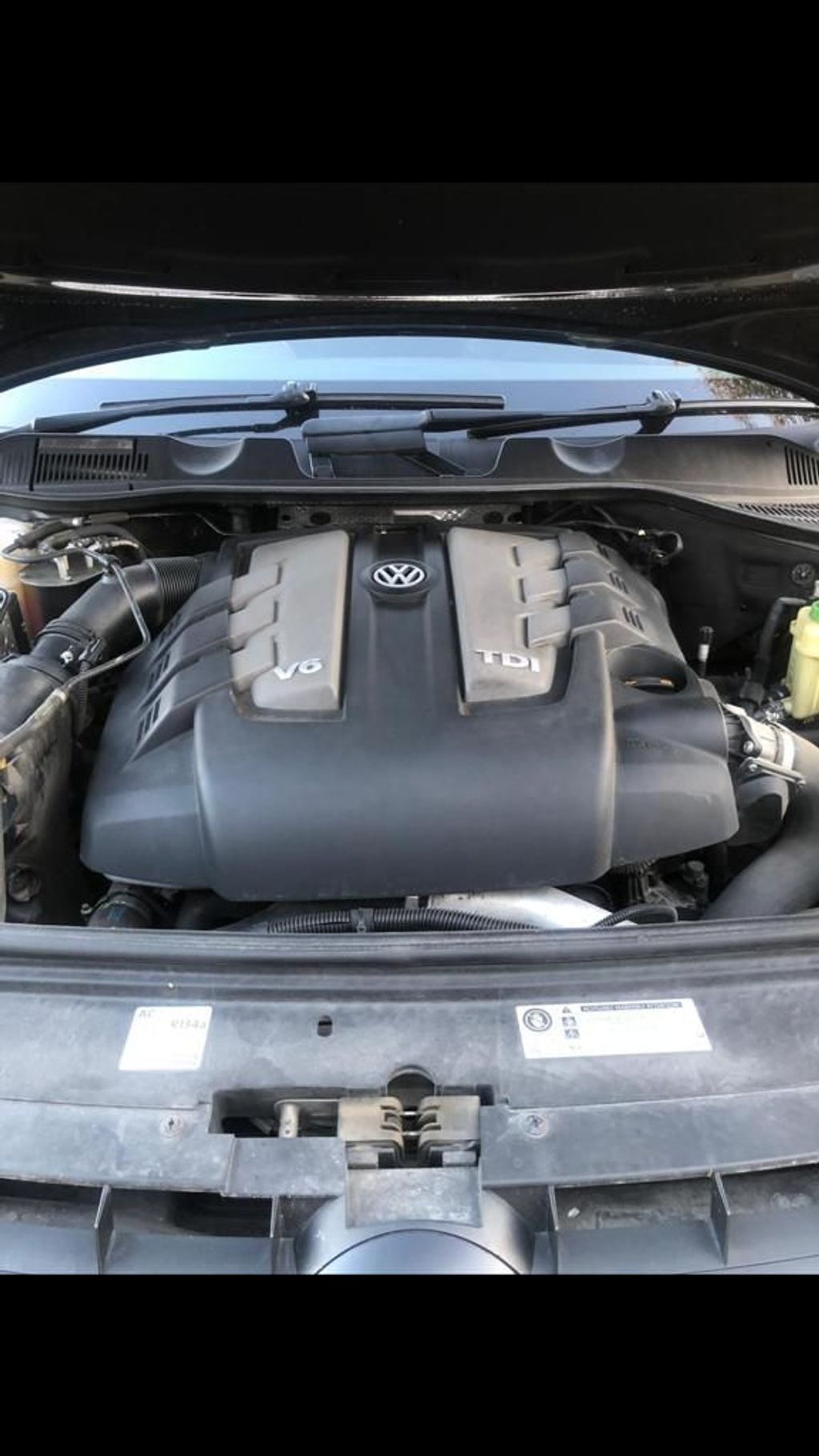 Volkswagen Touareg 2012/0 - Global Int Ltd