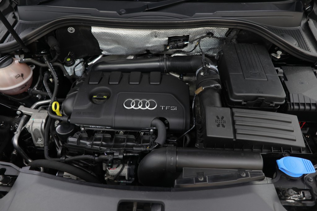 Audi Q3 2014/0 - Global Int Ltd